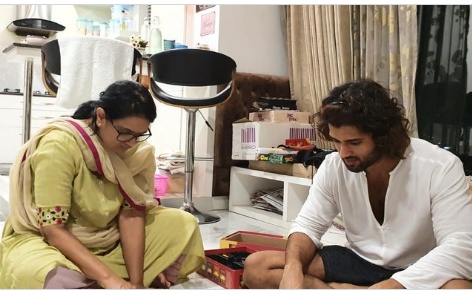 Vijay Devarakonda Family: Brother, Wife, Girlfriend, Photos, Images ...