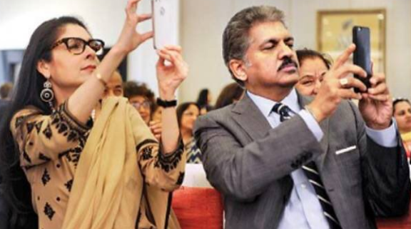 Anand Mahindra Net Worth, Education, Email ID, Daughter, Family, House ...