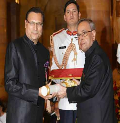 Rajat Sharma Age, Salary, Wife, Children, Family, Education, Photos ...